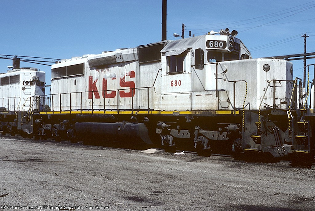 KCS SD40-2 680